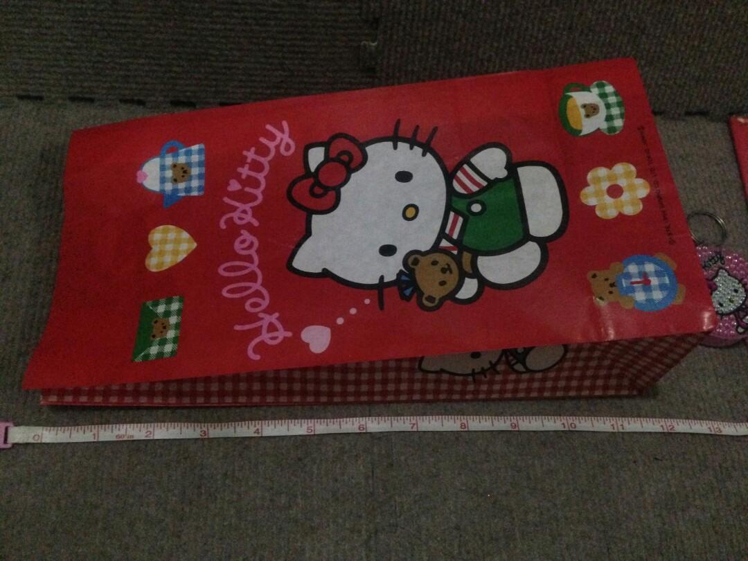 Hello Kitty Doorknob Reminder Note Pads & Hello Kitty Paper Bags ...