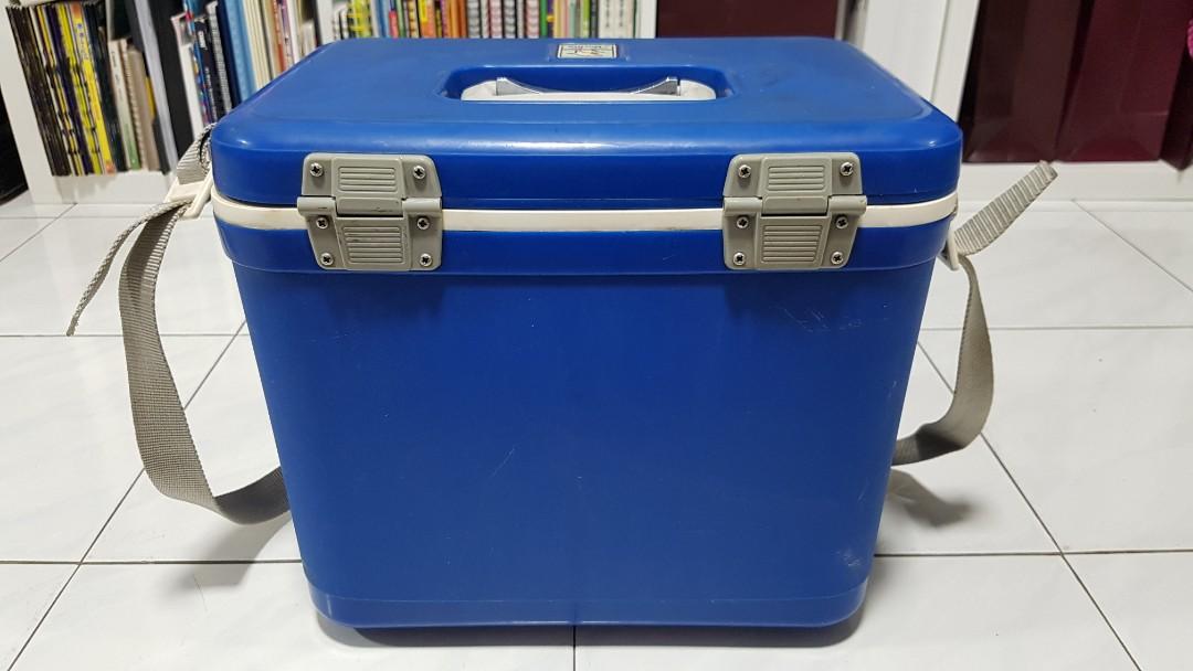 Marina Cooler Box 12L, Furniture & Home Living, Kitchenware & Tableware ...