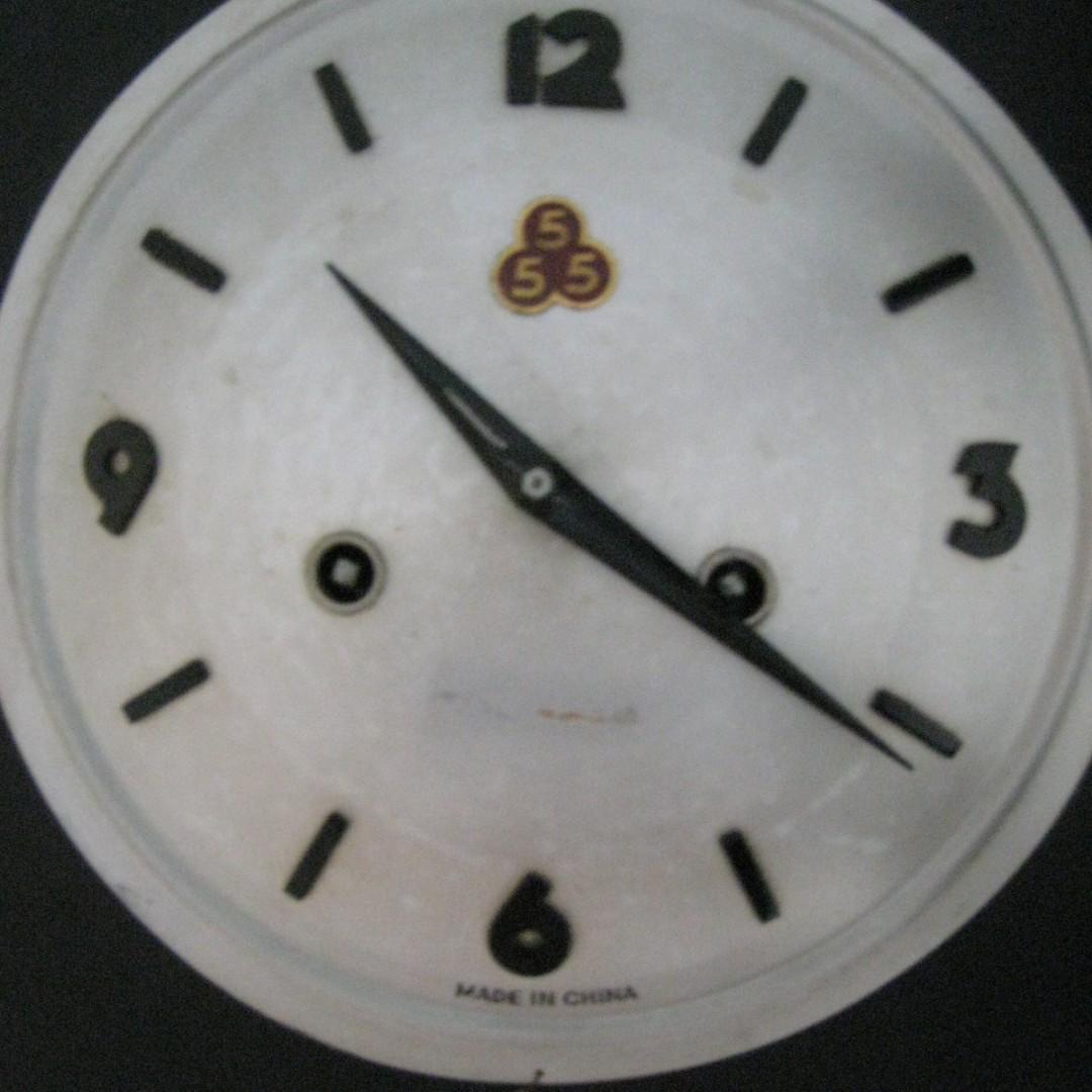 VINTAGE HAND WINDING 555 (MADE IN CHINA) WALL CLOCK, Hobbies & Toys ...