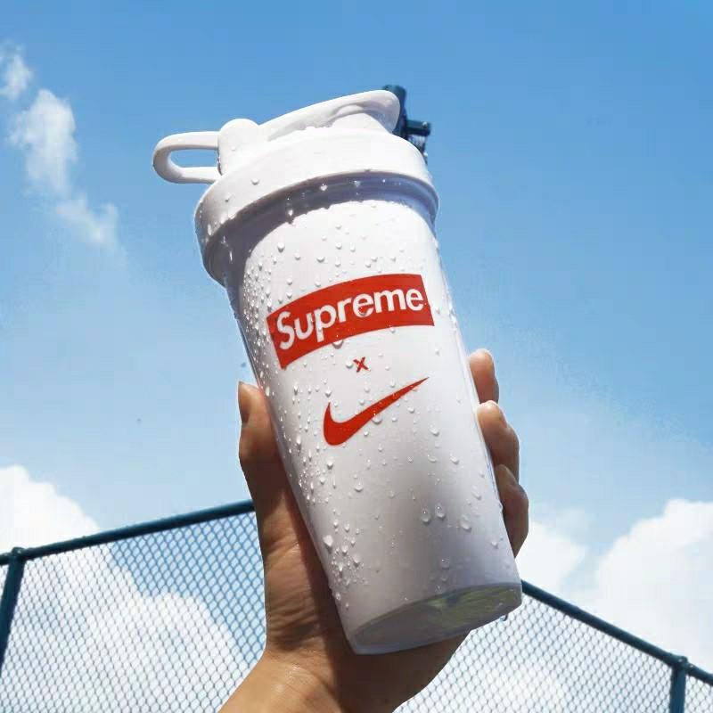 ⚠️ Pre-order!! Supreme water bottles etc (600ml), Furniture & Home ...