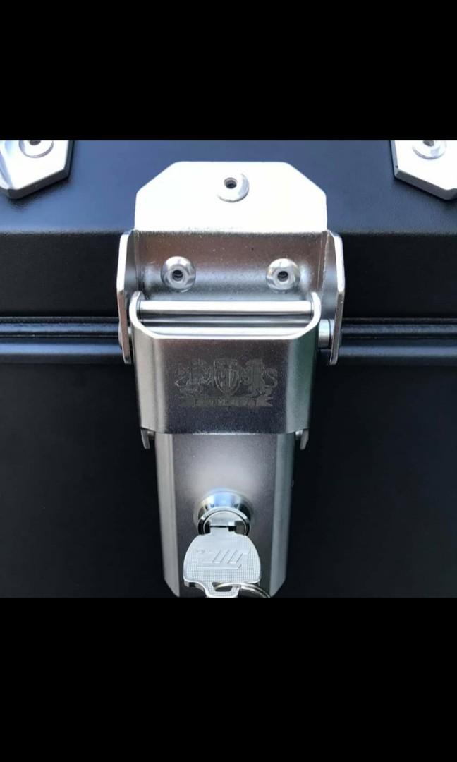 Alloy top box, Motorbikes on Carousell