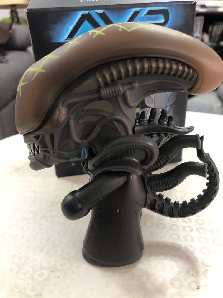 AVP Alien vs Predator Titans Vinyl Figures, Hobbies & Toys ...