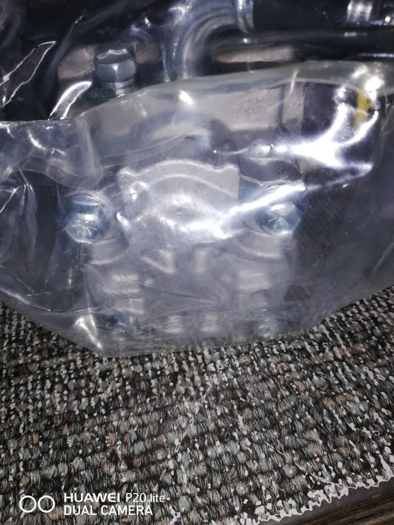 Toyota Hilux D4D steering pump, Car Parts & Accessories on Carousell