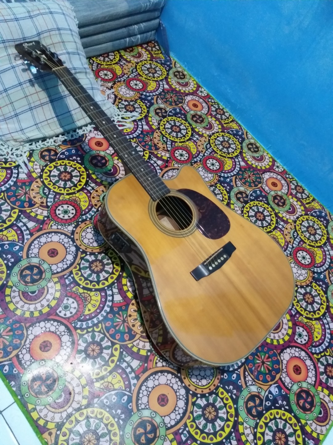 Cort MR600F NAT Original, Musik & Media, Alat di Carousell