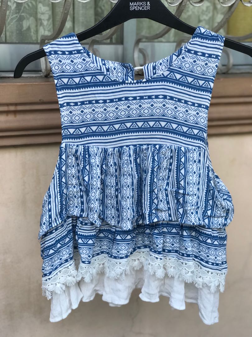 HANGING LACE TOP, Women's Fashion, Tops, Sleeveless on Carousell