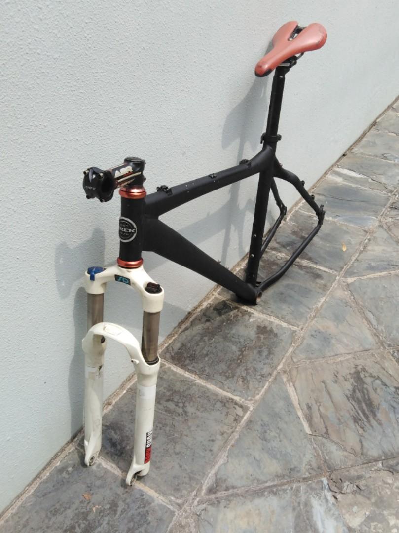 Trek frame (resprayed) and parts, Sports Equipment, Bicycles & Parts ...