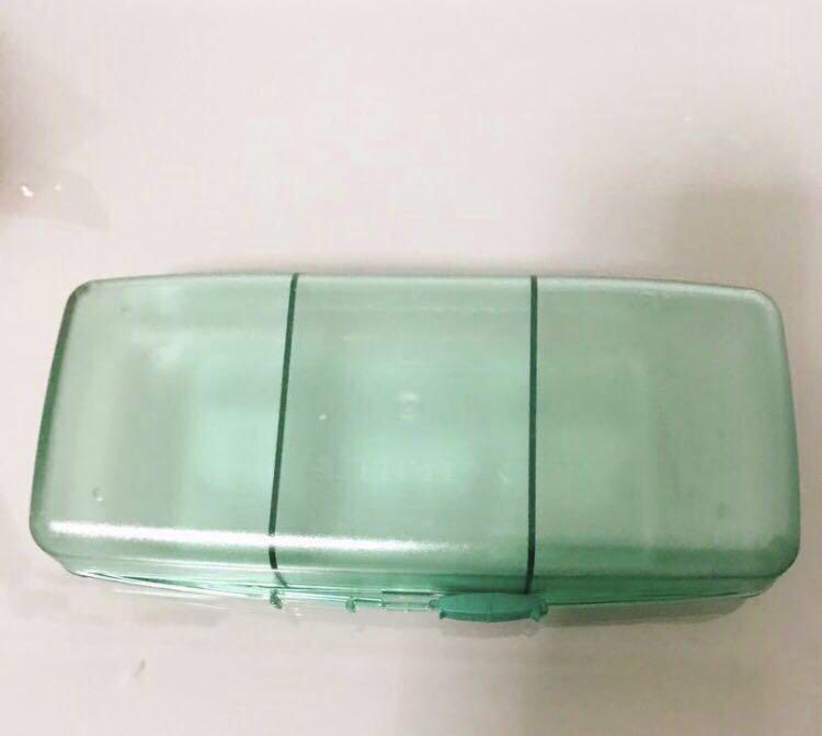 Amway nutrilite green plastic travel pill casing / flip flap container ...