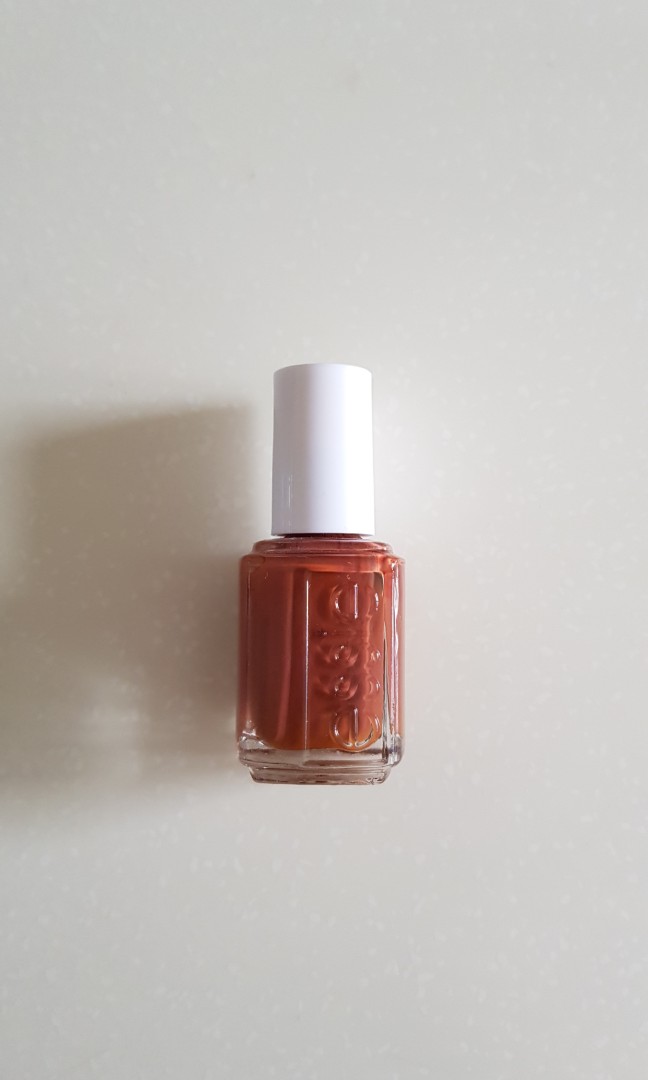 Essie Very Structured