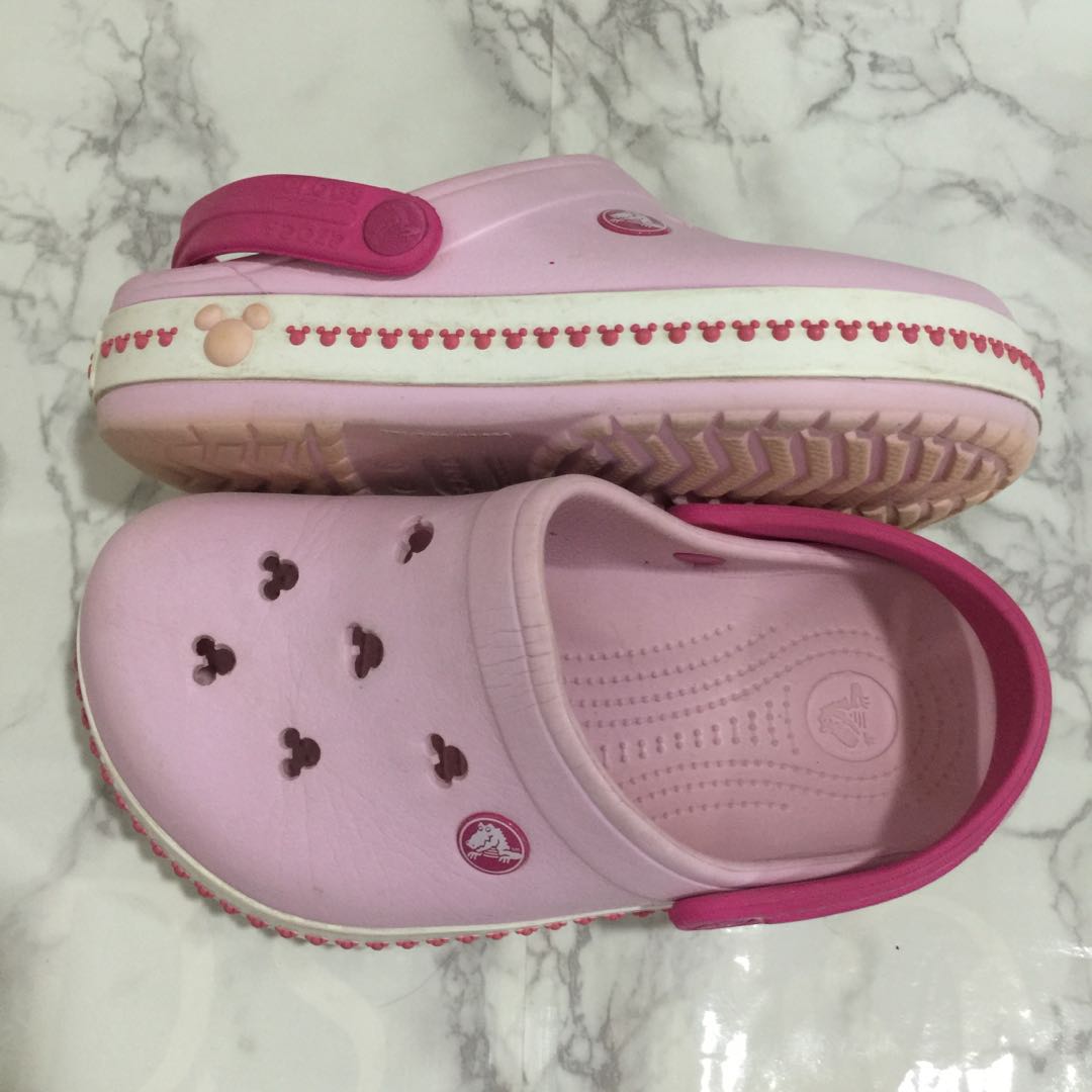 Crocs Minnie Mouse, Babies & Kids, Babies & Kids Fashion on Carousell