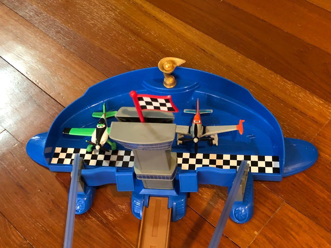 Disney Planes Sky Track Challenge Track Set, Hobbies & Toys, Toys ...