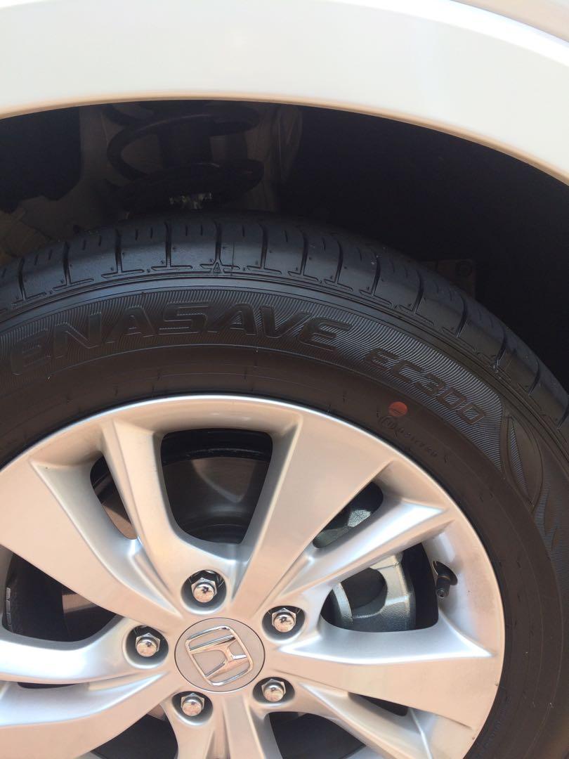 (reserved) Stock 16inch Honda HRV Rims & Tyres, Car Accessories, Tyres ...
