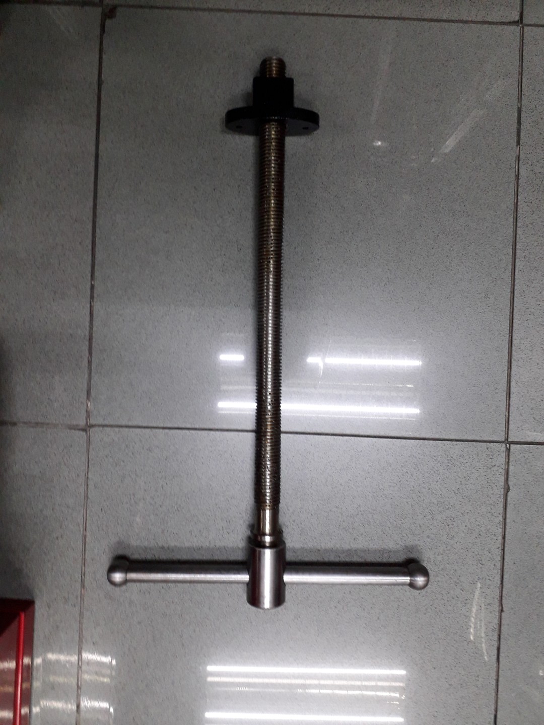 Woodworking Bench Screw Vise 18" long, Hobbies & Toys, Stationary ...