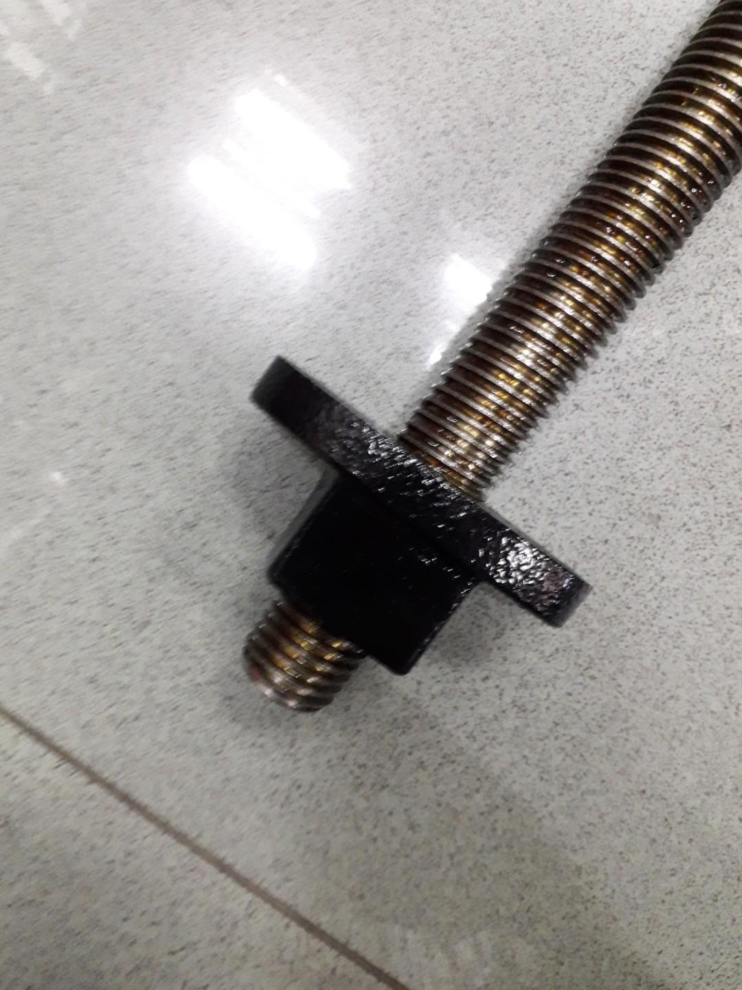 Woodworking Bench Screw Vise 18" long, Hobbies & Toys, Stationary ...