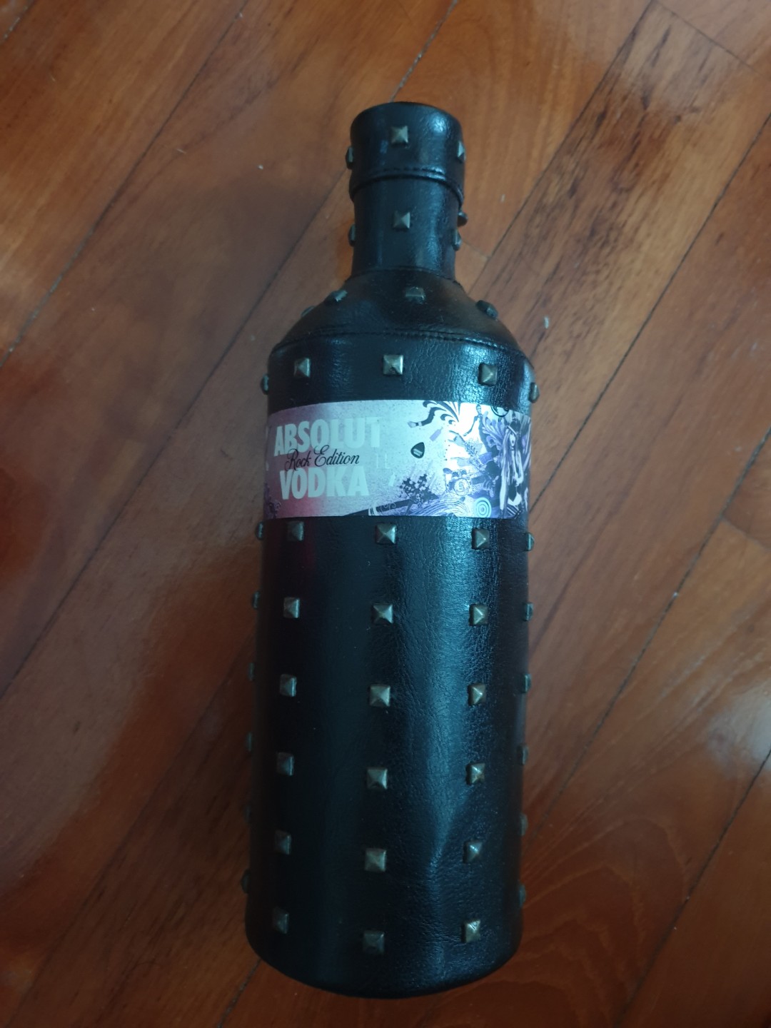 Absolut Vodka Bottle Collection Limited Edition Leather Case, Food ...