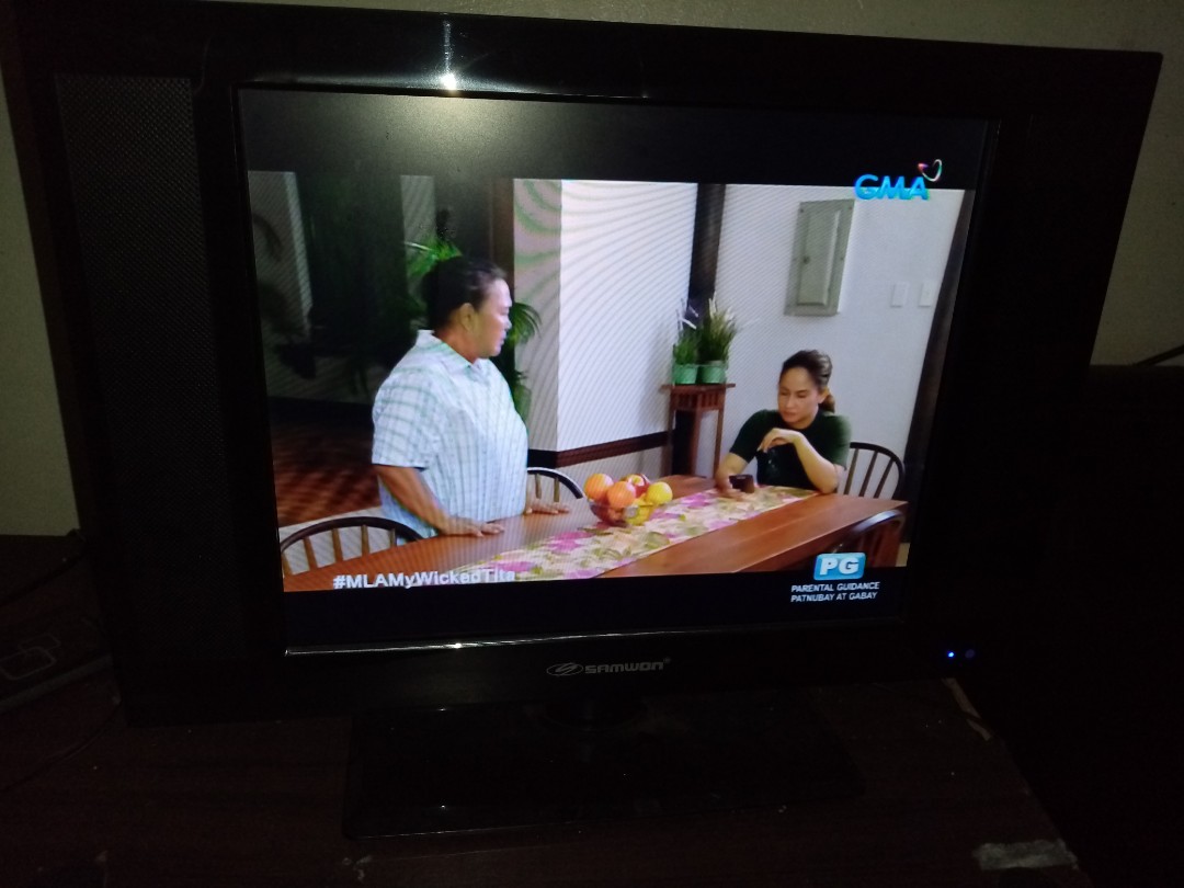 Samwon 17" led tv, TV & Home Appliances, TV & Entertainment, TV on ...