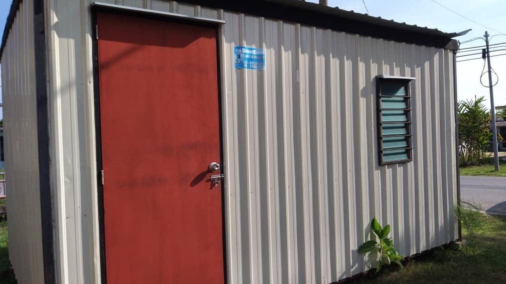 Kabin kontena, Furniture & Home Living, Home Decor, Carpets, Mats ...