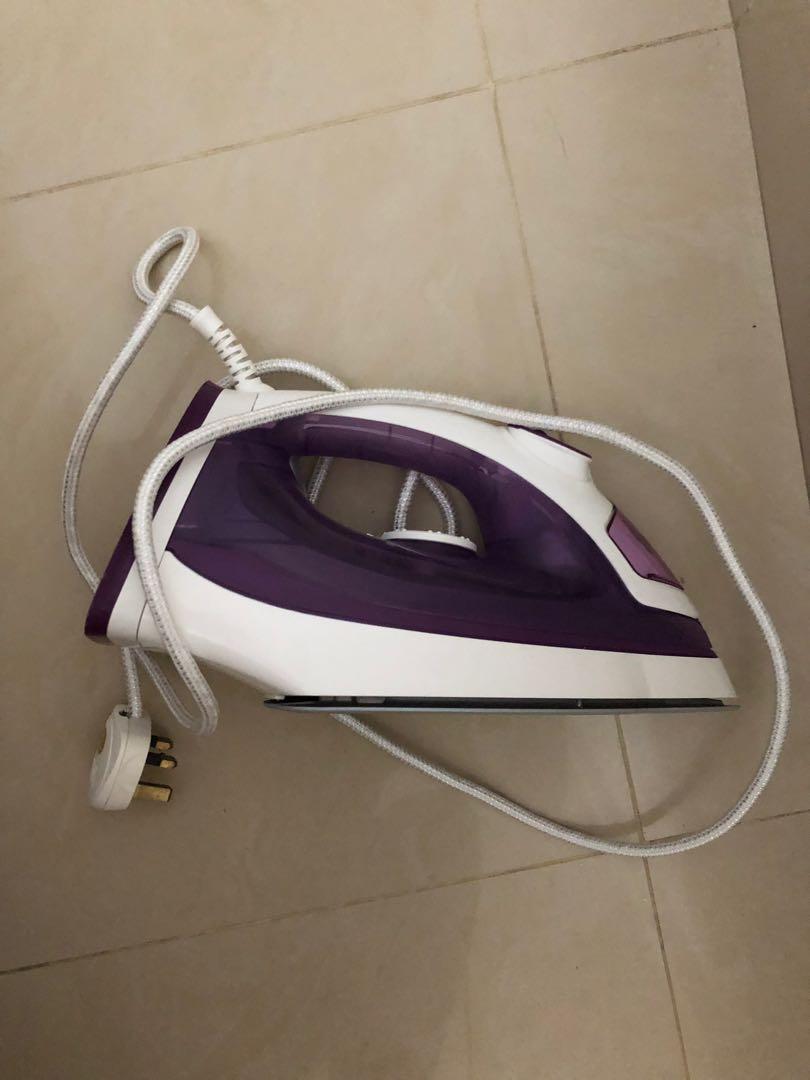 Philips Steam Iron, TV & Home Appliances, Irons & Steamers on Carousell