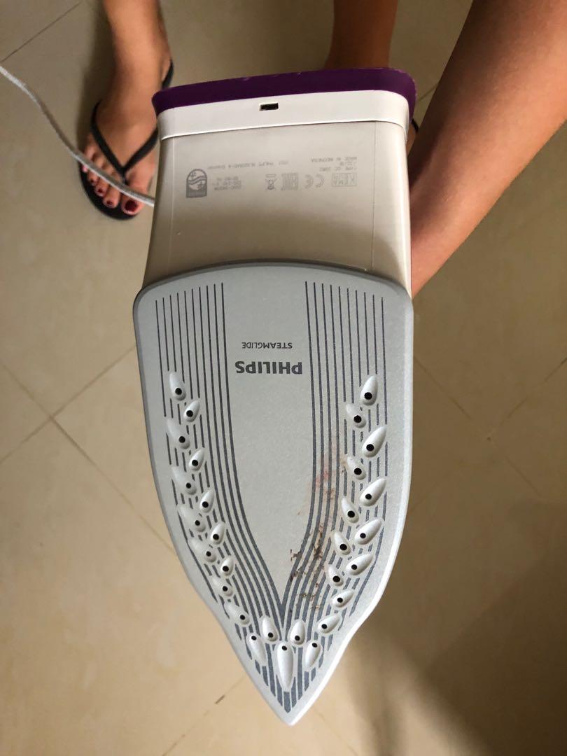 Philips Steam Iron, TV & Home Appliances, Irons & Steamers on Carousell