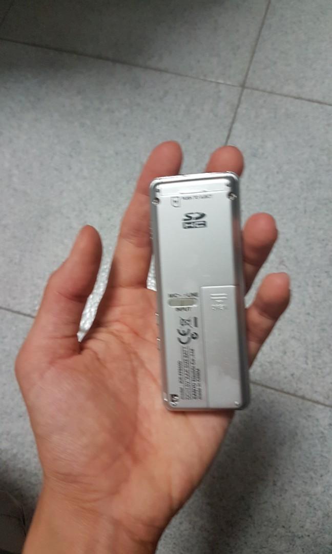 Sanyo MP3 player and recorder/microphone, Audio, Portable Music Players ...