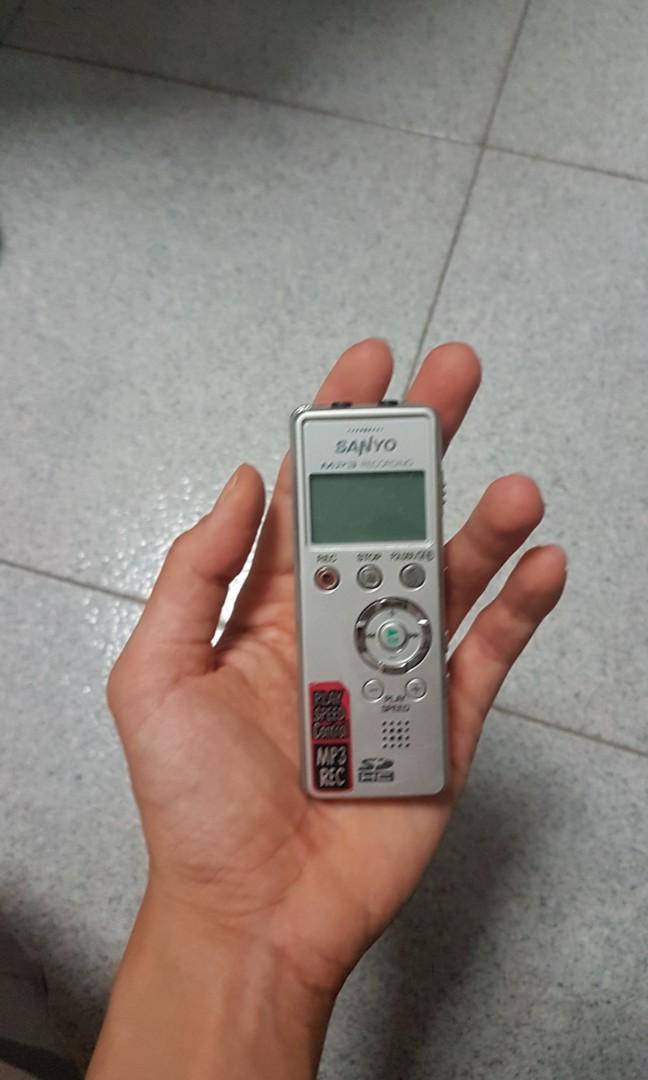 Sanyo MP3 player and recorder/microphone, Audio, Portable Music Players ...