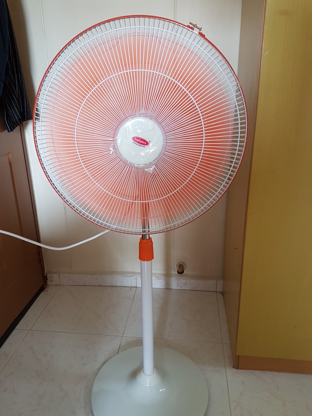 Standing Fan with 1 year WARRANTY CARD and receipt, Furniture & Home ...