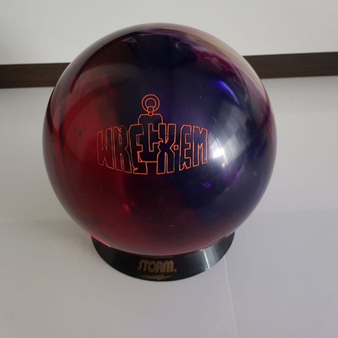 Bowling ball - Roto Grip Wreck-Em (12 lbs), Sports Equipment, Sports ...