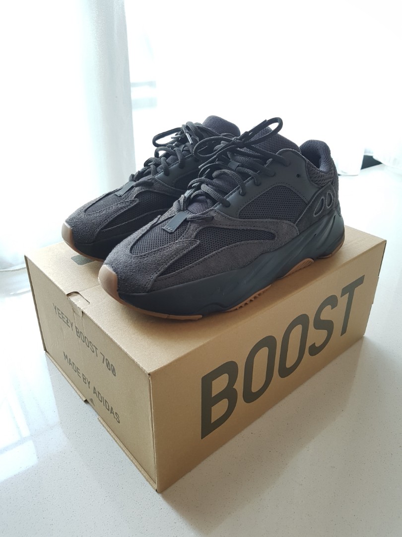 Yeezy 700 Utility Black US9, Men's Fashion, Footwear, Sneakers on Carousell