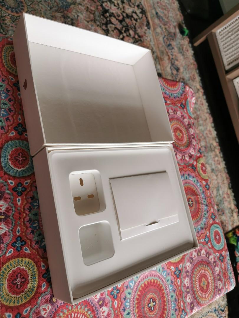 Empty iPad 2 box, Mobile Phones & Gadgets, Tablets, iPad on Carousell