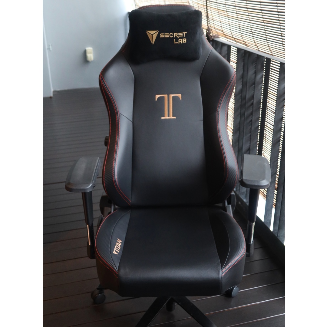 Oversized Secretlab TITAN Gaming Chair, Furniture & Home Living ...