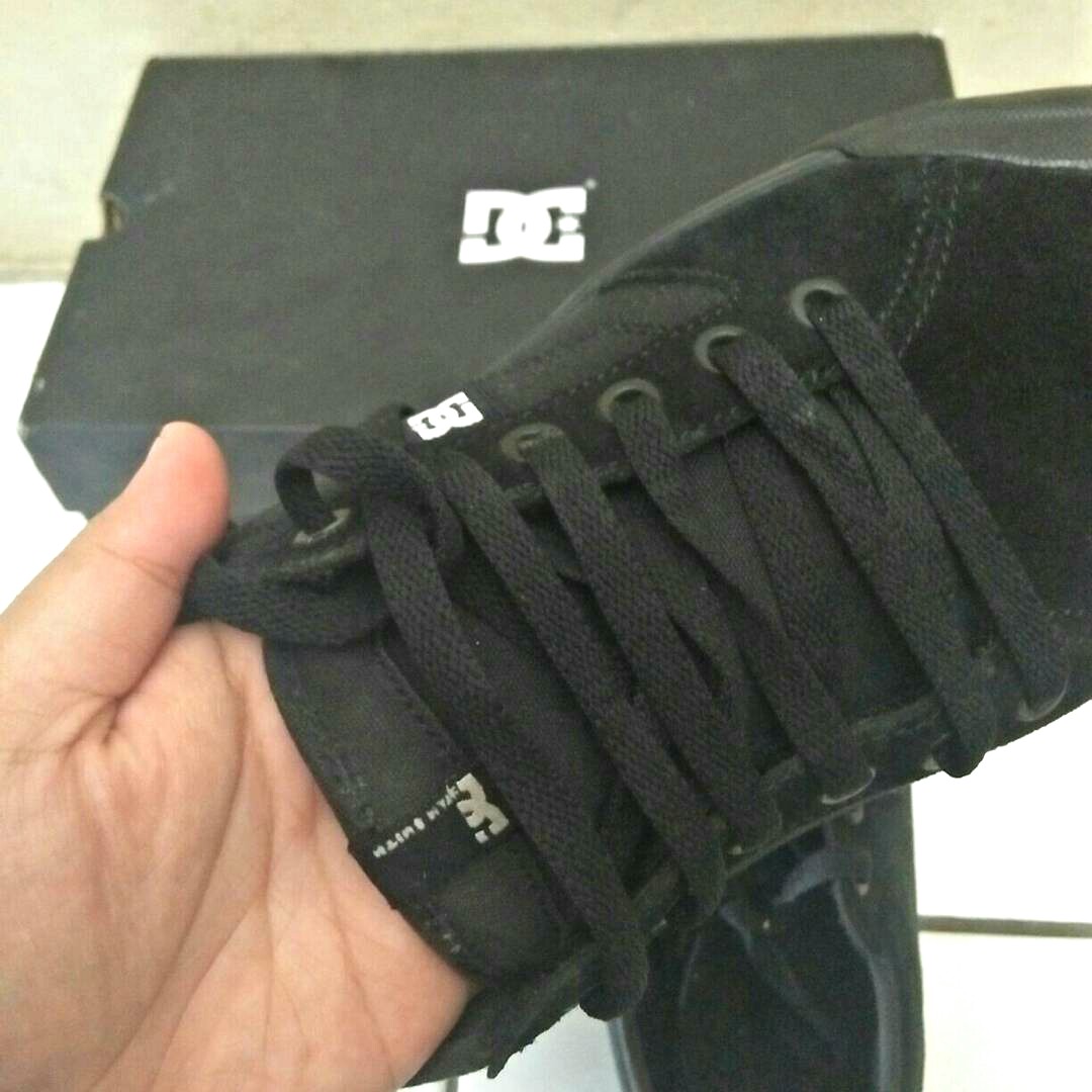 DC Evan Smith, Fesyen Pria, Sepatu , Sneakers di Carousell