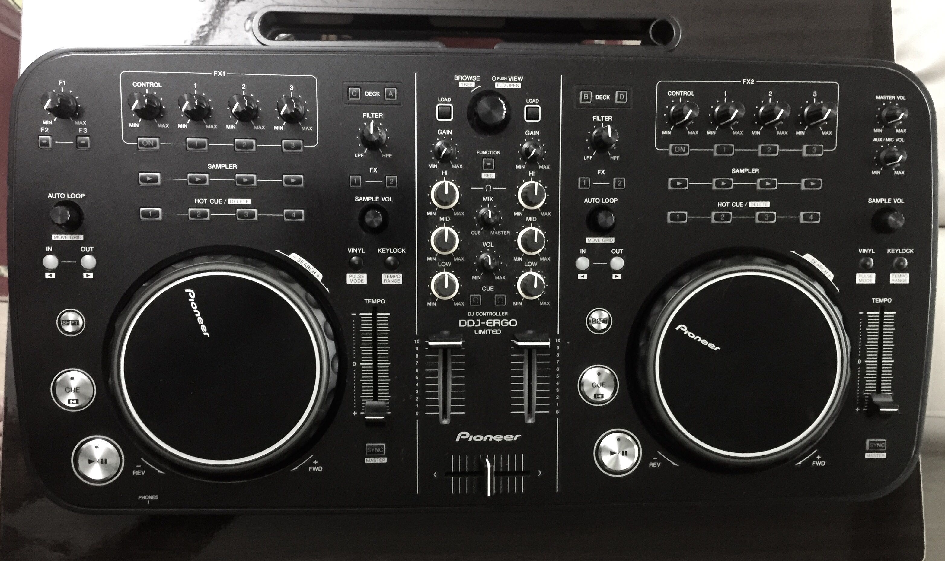 Pioneer DDJ Ergo (DJ Controller), Hobbies & Toys, Music & Media ...