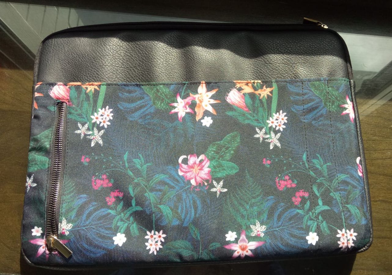 TYPO Laptop Bag, Mobile Phones & Gadgets, Mobile & Gadget Accessories ...