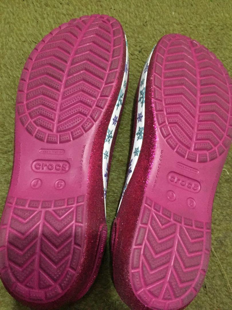 Crocs original J5, Women's Fashion, Footwear, Flats & Sandals on Carousell
