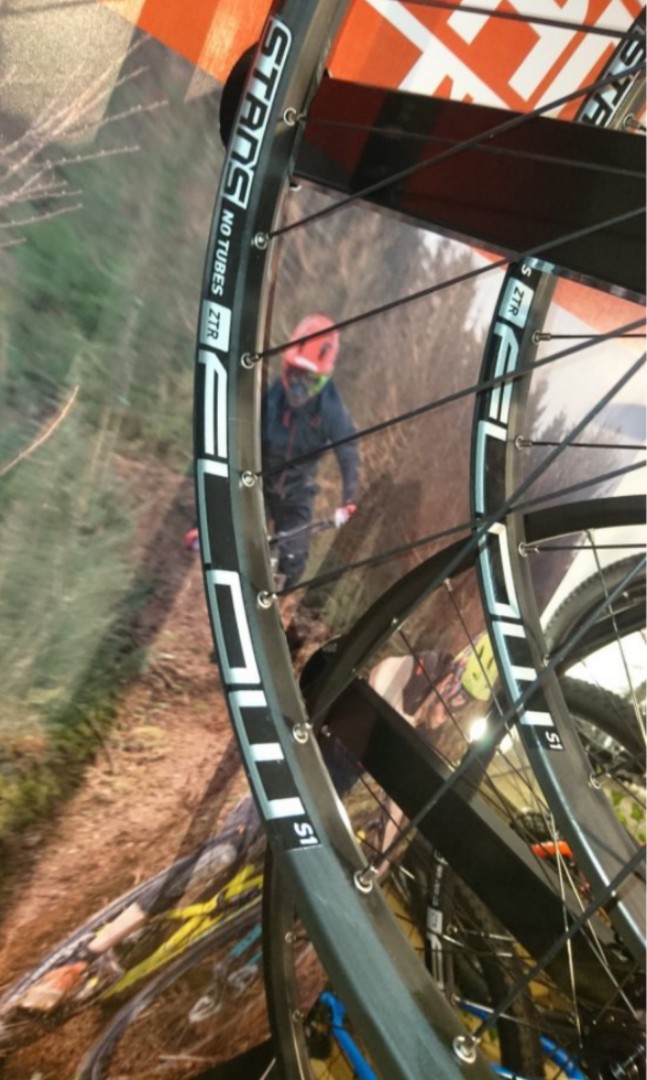 Stan's Flow Wheelset, Sports Equipment, Bicycles & Parts, Bicycles on ...