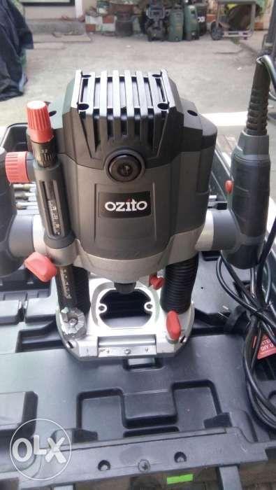 Ozito plunge router ROU7100 1600watts 220V with 1set router bits ...