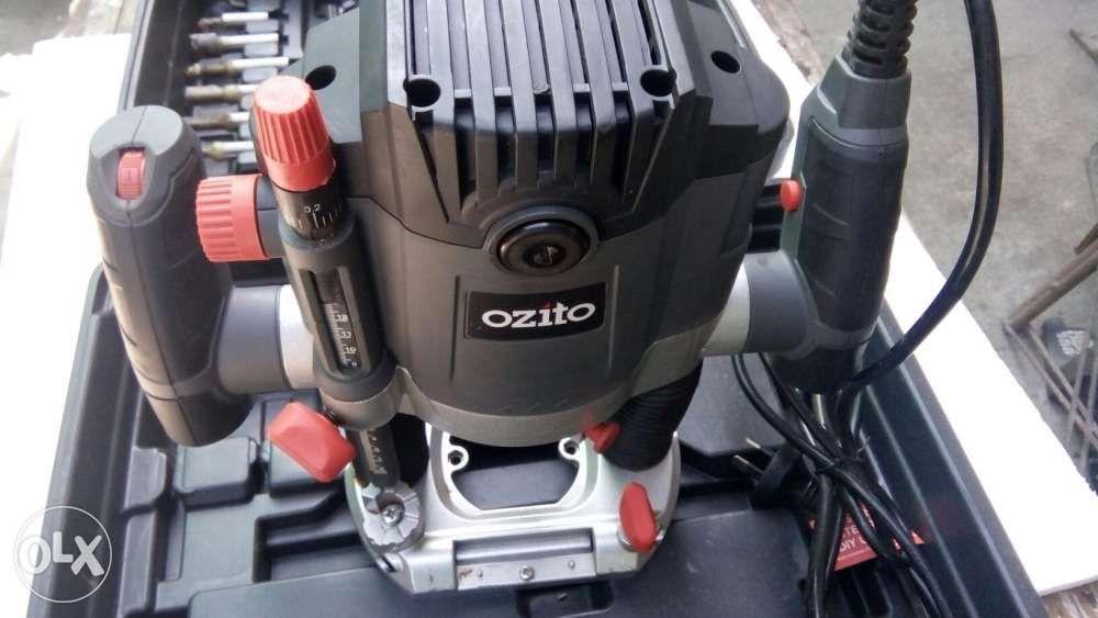 Ozito plunge router ROU7100 1600watts 220V with 1set router bits ...