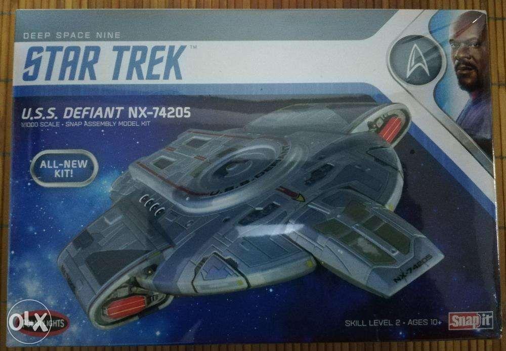 Star Trek USS Defiant Model Kit, Hobbies & Toys, Toys & Games on Carousell