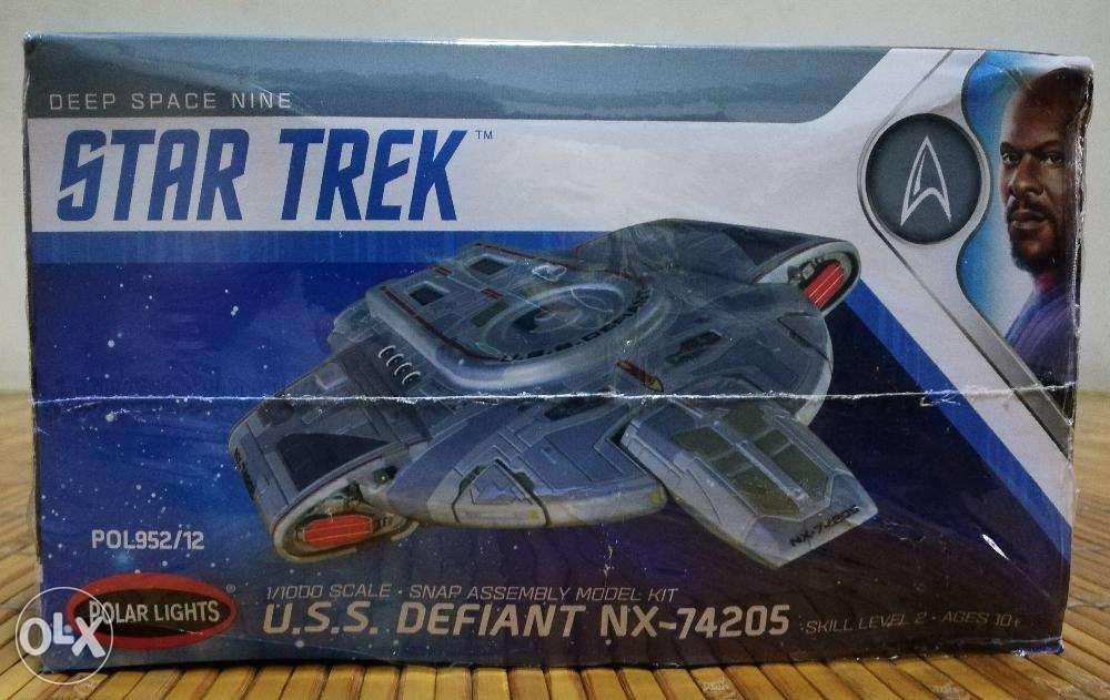Star Trek USS Defiant Model Kit, Hobbies & Toys, Toys & Games on Carousell