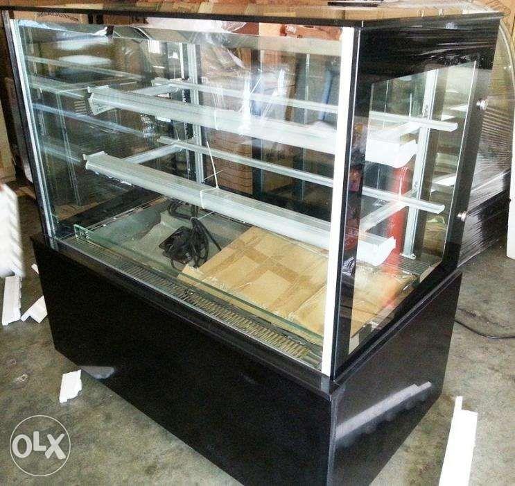 5FT Curved Glass Refrigerated Cake Showcase, TV & Home Appliances ...