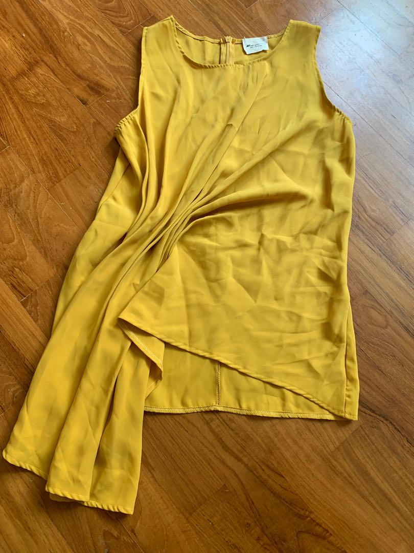 Brand new Korean TOP, Women's Fashion, Tops, Other Tops on Carousell