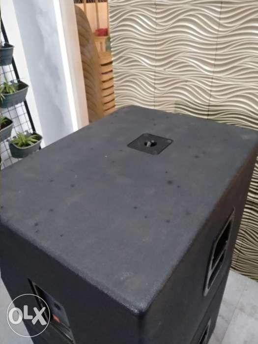 pair JBL MRX USA size 18 passive subwoofer speaker sound system, Audio ...