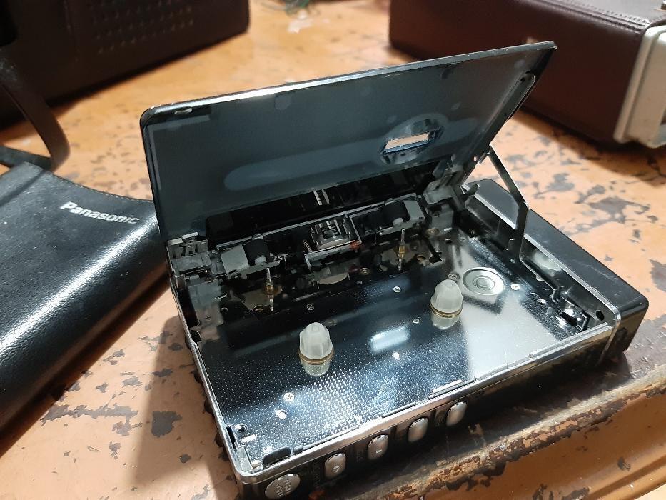 Panasonic walkman with case auto reverse, Hobbies & Toys, Music & Media ...