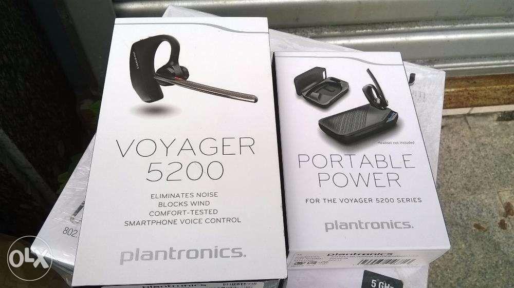 Plantronics Voyager 5200 headset and Charging Case, Mobile Phones ...