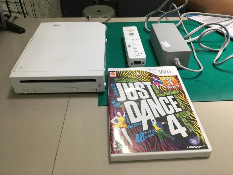 Nintendo Wii Console Refurbished Serviced, Video Gaming, Video Game ...