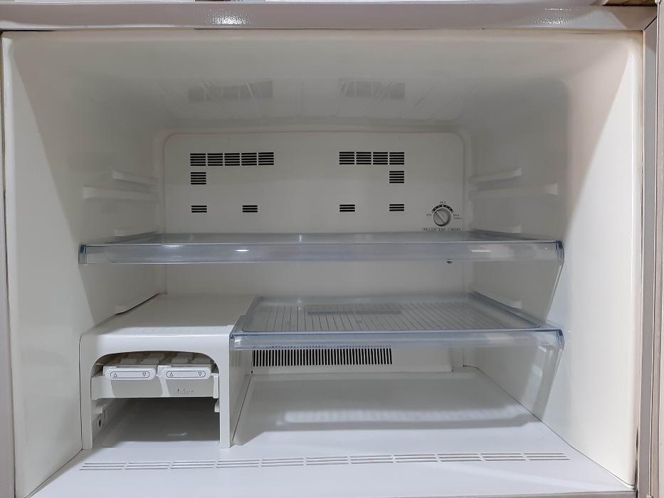 SHARP Ref 18 Cu Ft No -Frost NON-CFC Refrigerator Freezer SJ D51G BE ...