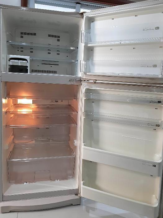 SHARP Ref 18 Cu Ft No -Frost NON-CFC Refrigerator Freezer SJ D51G BE ...