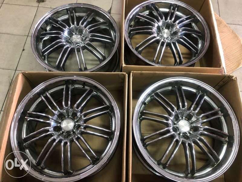 4pcs 20"HD Signature chrome mags 5Holes pcd 114 used, Car Parts ...