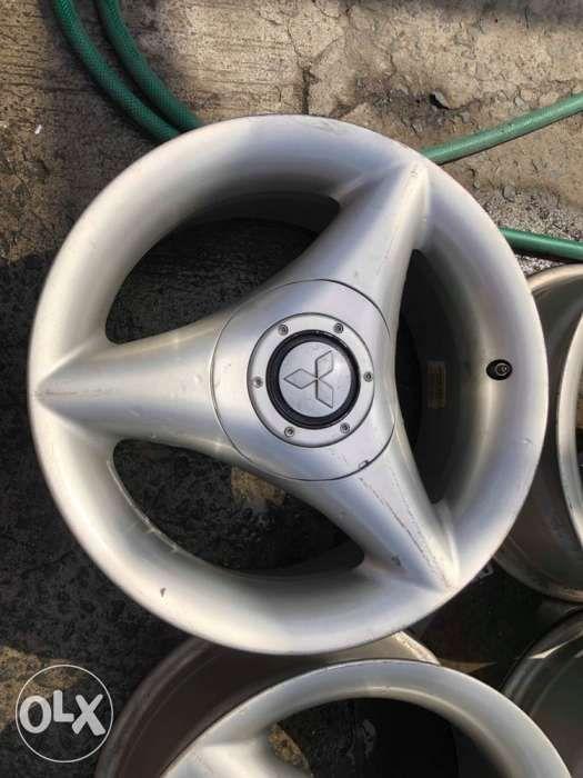 15" Antera with mitsu logo mags code R85 4H n 5Holes pcd 114 mags sale ...