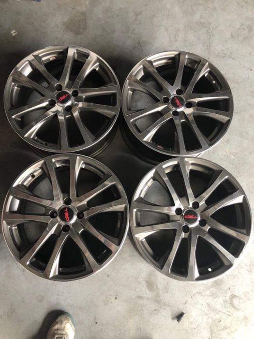 17 TRD Version 1 mags 4Holes pcd 100 used, Car Parts & Accessories ...