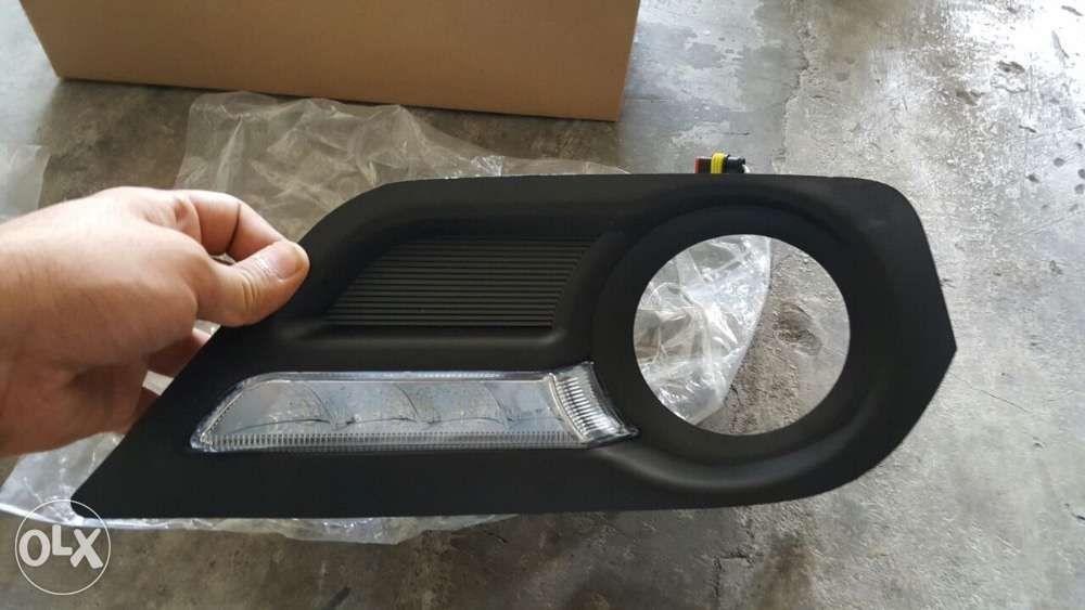Isuzu MUX fog lamp cover with Led DRL, Car Parts & Accessories ...